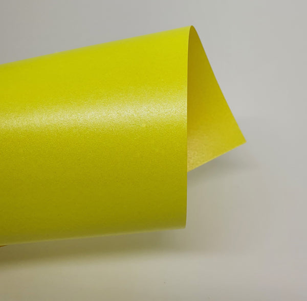 Papel Perolado Neon Amarelo (Colorido Na Massa) 20 folhas A4 - 180g ...